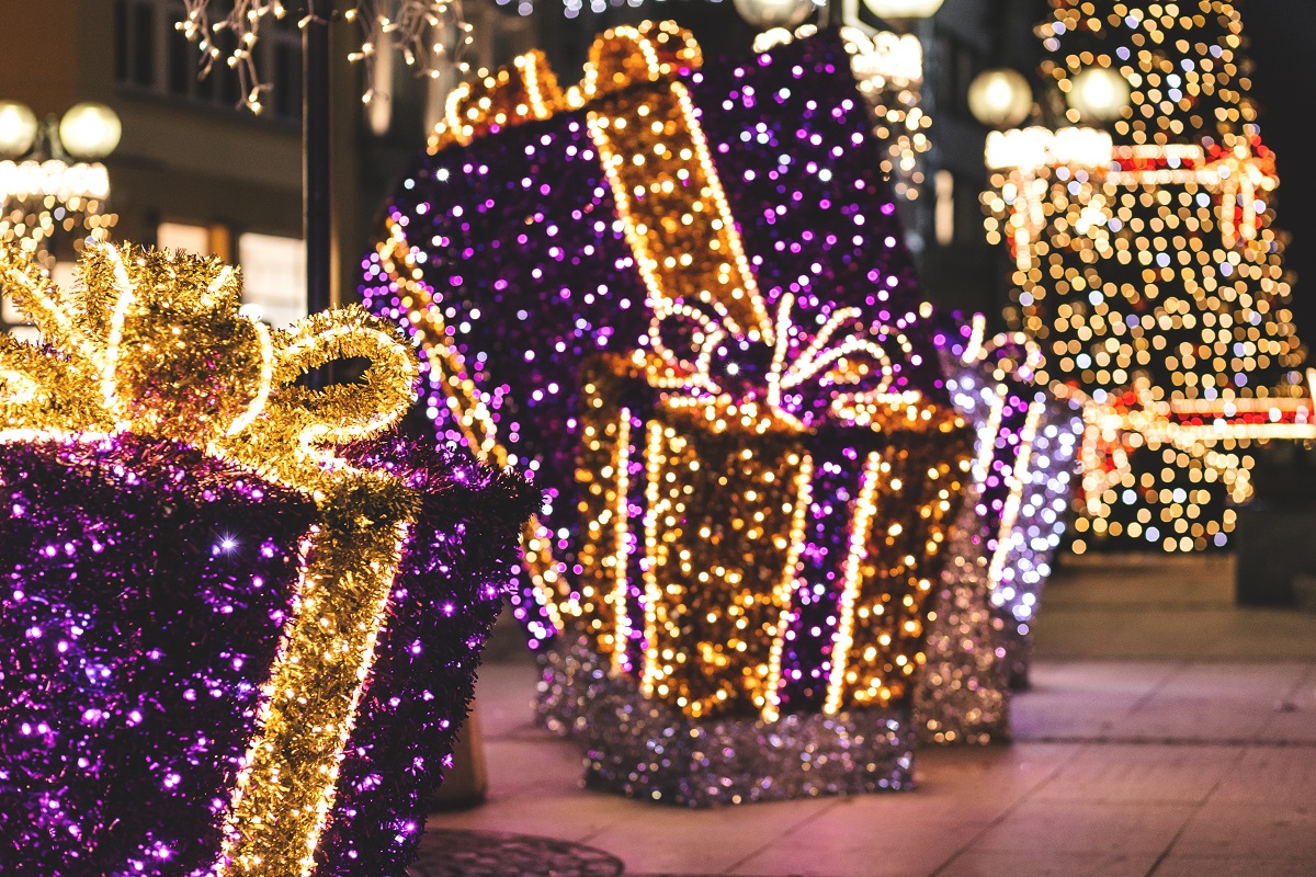How Do Holiday Decorations Impact Fire Safety? | Telgian